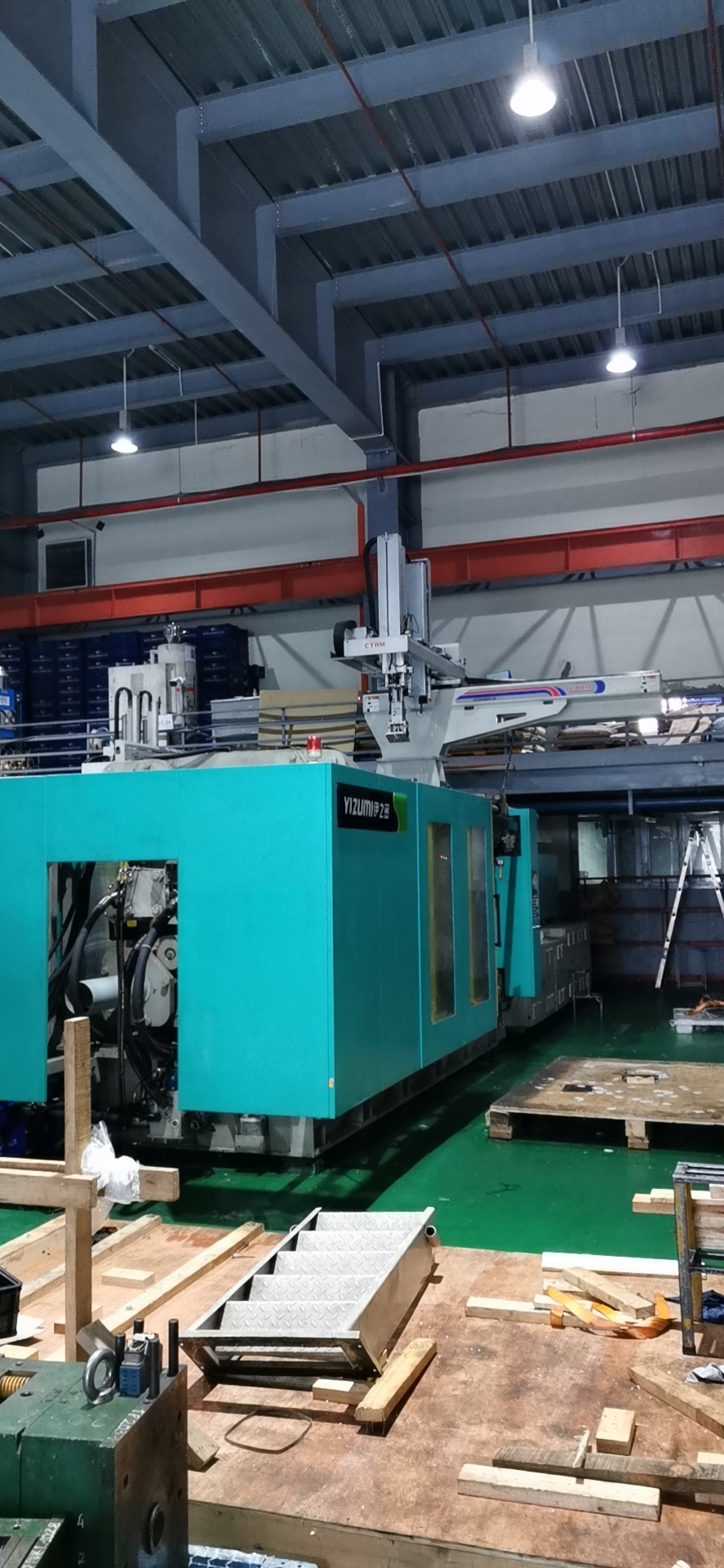 Large tonnage injection moulding machine added to Hanoi facility - Ge ...